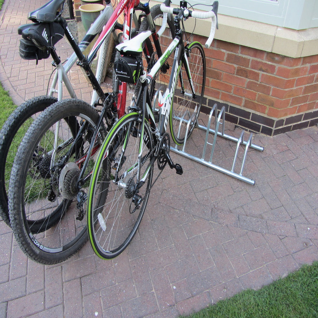 5 Bike Dual Height Flat Top: Vertical rack for 5 bikes — Bison Products